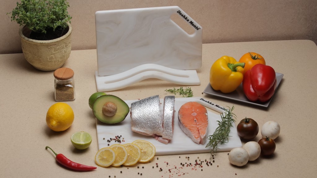 Doshka Monte – solid surface cutting board - Backercrew